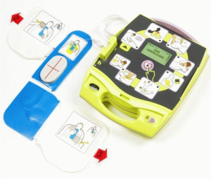 Zoll AED Plus Defibrillator with CPR-D Padz 21000010102011010 AED Units ...